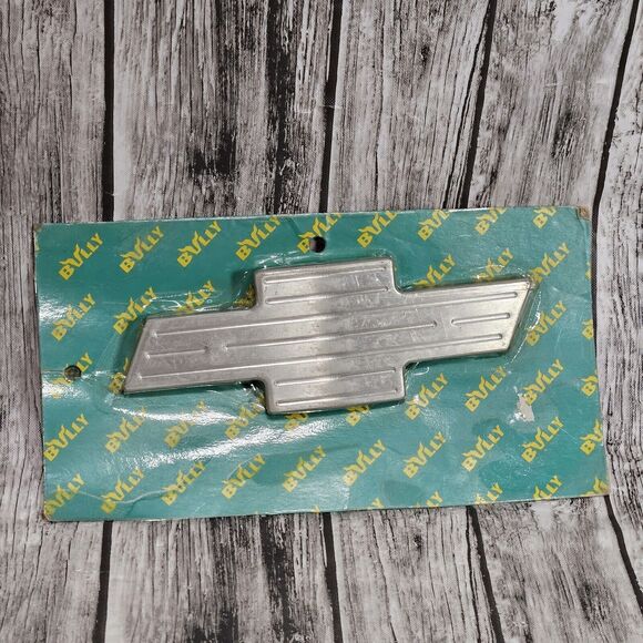 Other | Vintage Chevrolet Stripe Bowtie Logo Grille Emblem New Chevy ...